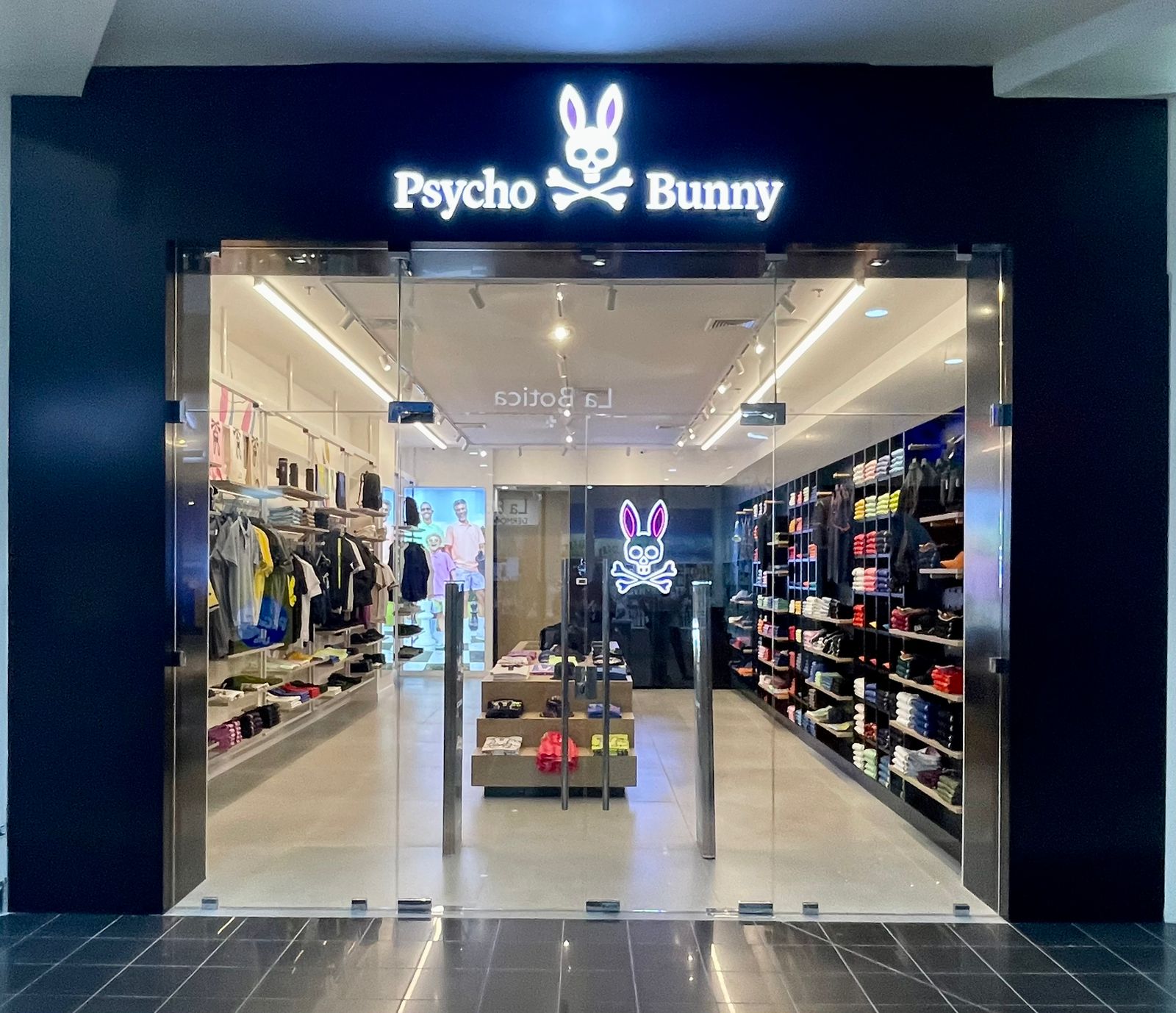 Psycho Bunny la marca intrépida de ropa masculina llega a Multiplaza ...